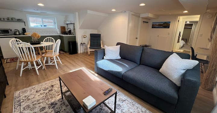 The Burrow | Private Bankview Suite Near 17th Ave - Calgary
