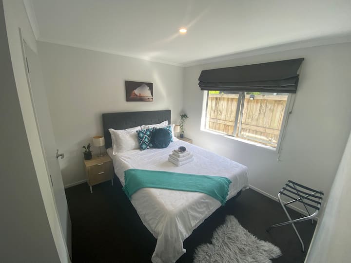 Be Our Guest At The Lakes! - Tauranga