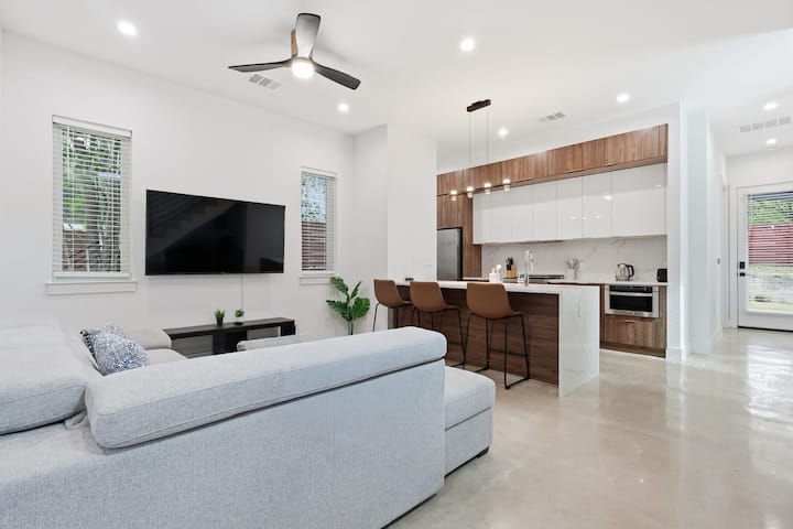 East Austin Gated Luxury Home-minutes To Downtown - Austin, TX