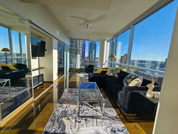 Stylish Downtown Suite - Calgary