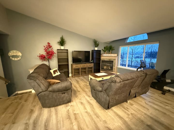 Comfortable Condo Near Town - Wasilla, AK