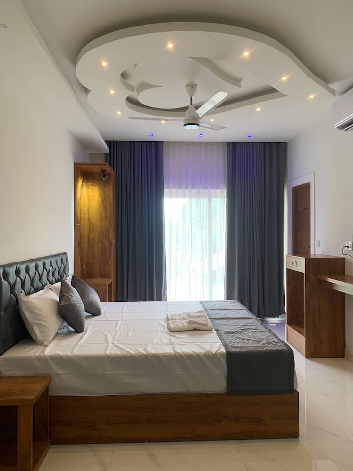 5 Ac Luxury Rooms For 18 Guests (10-12 Adults Max) - Alappuzha