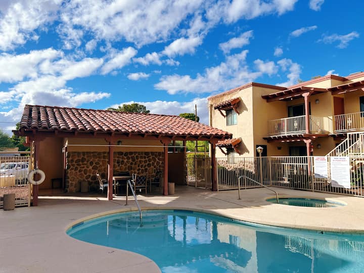 Relaxing Central Tucson Stay With Mountain View - Tucson, AZ