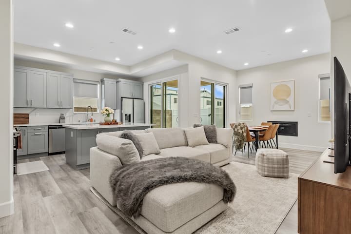 4oc Premier Luxe Villa • 3br • Sna Disneyland - サンタアナ, CA