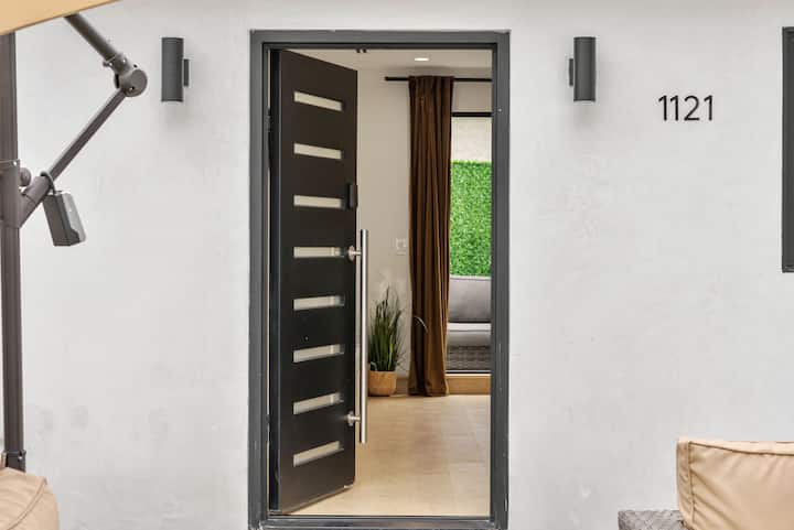 Bright & Cozy Apartment With Private Patio - 柏本克