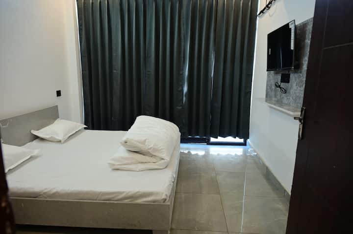 Pleasant Stay At Banks Of River Ganga - 瑞詩凱詩