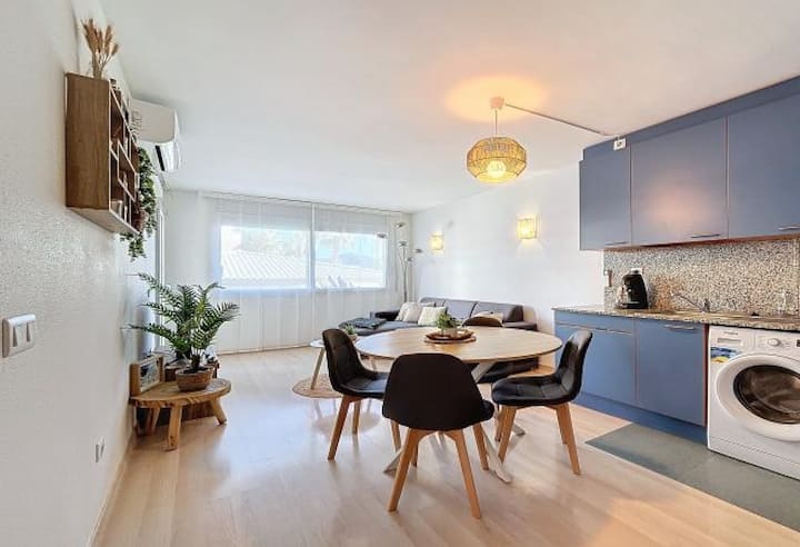 Sunny, Peaceful Apartment With A Warm Terrace. - El Port de la Selva