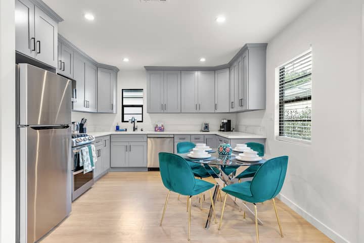 New 2br Peaceful• Bright, Clean & Comfortable - Burbank, CA