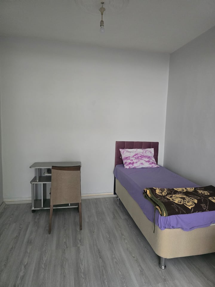 Cebecide Uygun Fiyatlı 1+1 - Ankara