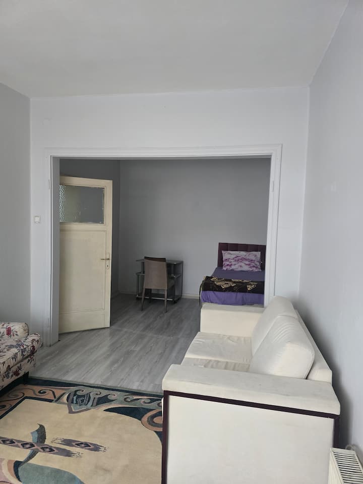 Cebecide Uygun Fiyatlı 1+1 - Ankara