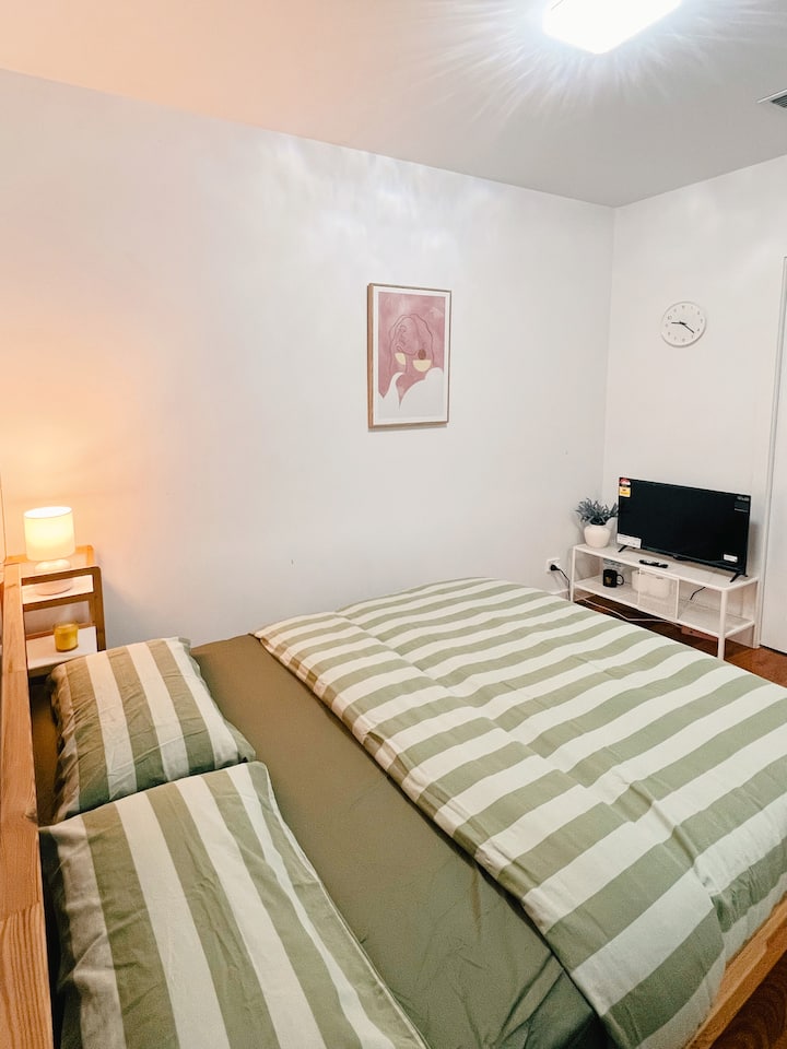 Modern Ensuite Private Room With Private Toilet - Dandenong