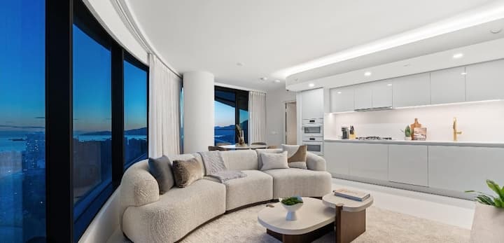 Modern 2br Vancouver Condo With Pool & Parking Now - Vancouver
