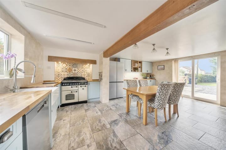 Home From Home In St Martins - Oswestry