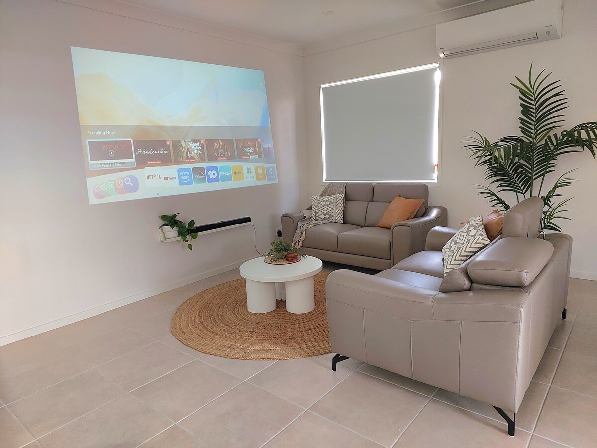 Levi House | Nova casa de luxo familiar | Home Theater - Casas para ...