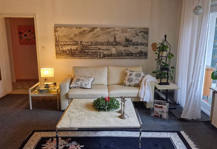 Große Wohnung Am Rhein 
Nähe Messe/lanxess Arena - Cologne