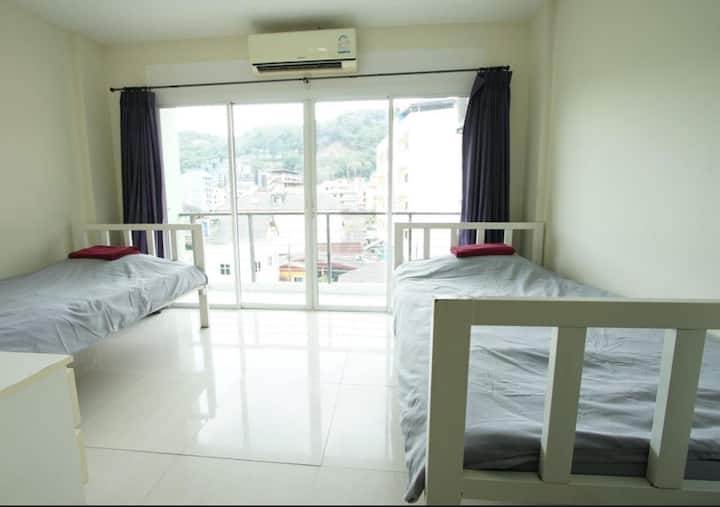 Comfy Twin Bed Private Room Center Of Patong - Patong Beach