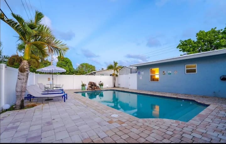 Pool| Games|parking For 5 Cars| Sleeps 12 - Pompano Beach, FL