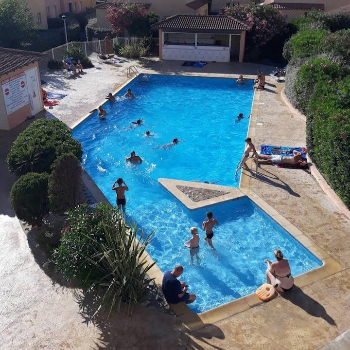 Appart Climatisé Bord De Mer
Piscine
Parking Privé - Portiragnes