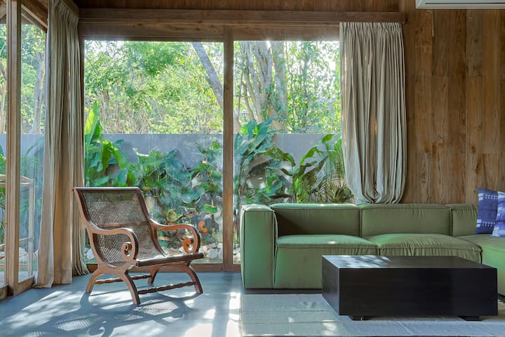 Elegant Teak Villa In The Center Of Uluwatu - Australien