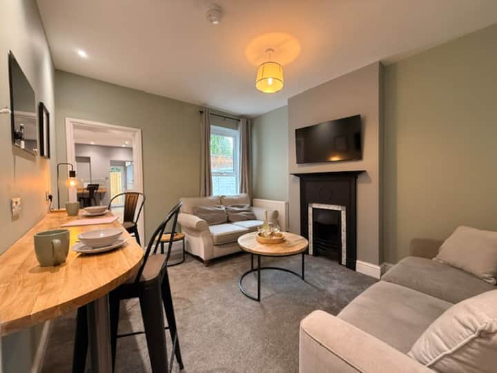 Stylish 4-bed Home With 3 Bathrooms - Near Quays - Gloucester