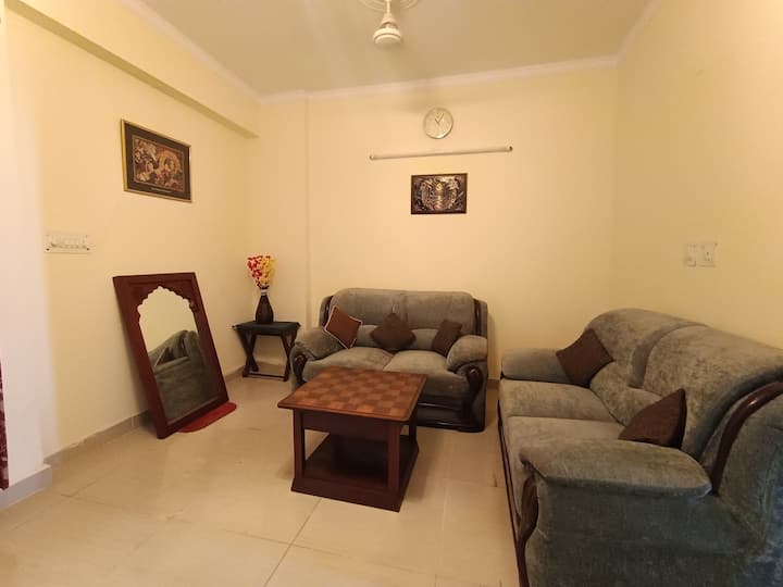 Clean And Cozy, Fully Furnished 2 Bhk In Neemrana. - Neemrana