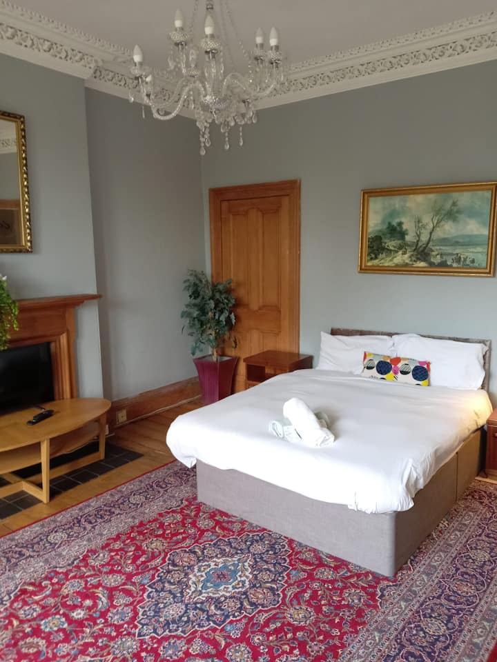 Warm Apartment By The Meadows - Edimburgo