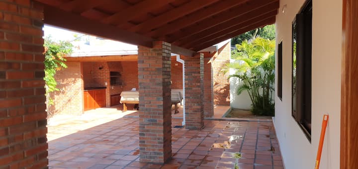 Amplia Vivienda En Carmen Del Paraná - Carmen del Paraná