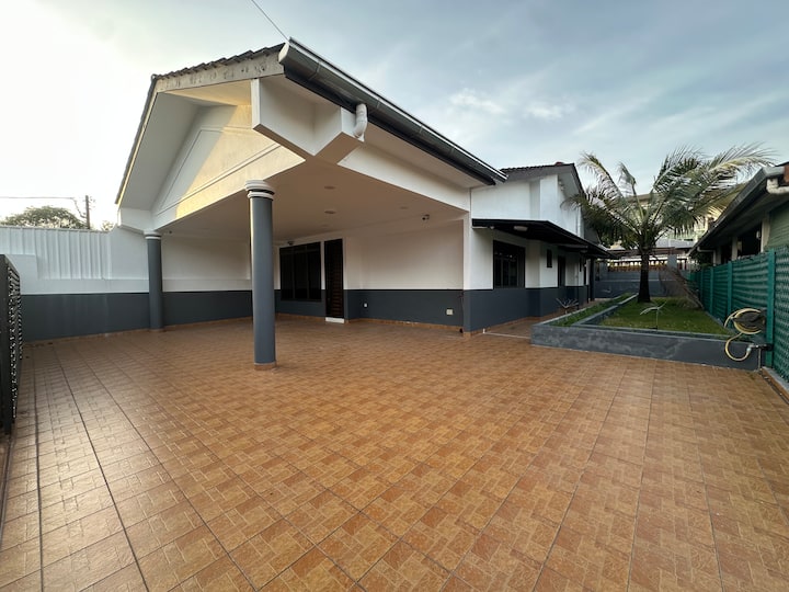 Jb Town Kemuncak半独立家庭聚会烧烤ktv Karaoke - Johor Bahru