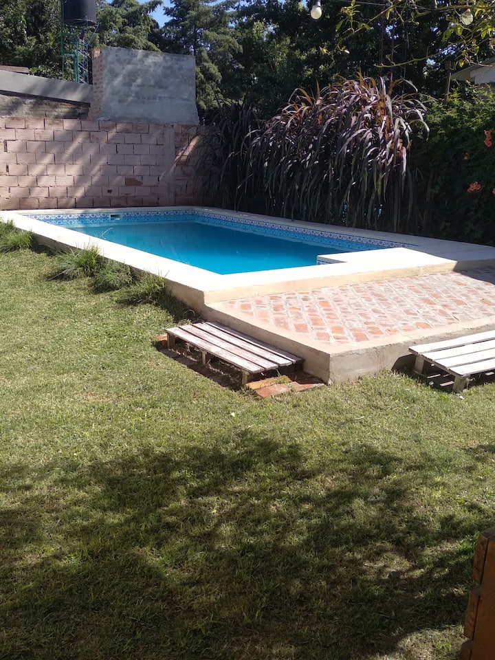 Alquiler Temporario En Barrio Tranquilo De Luján. - Luján