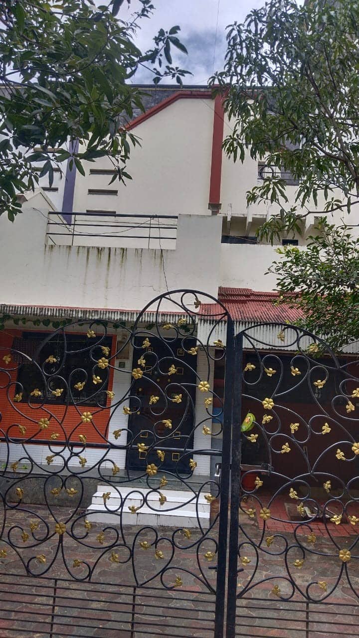 It's A Sweet Decend Row House With Fully Furnished - Kolhapur