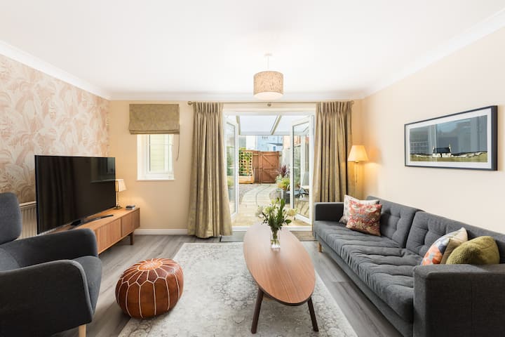Modern Family Home | Parking | Private Garden - Nailsworth