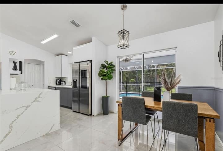 Beautiful Pool Home Close To The Beach! - North Port, FL