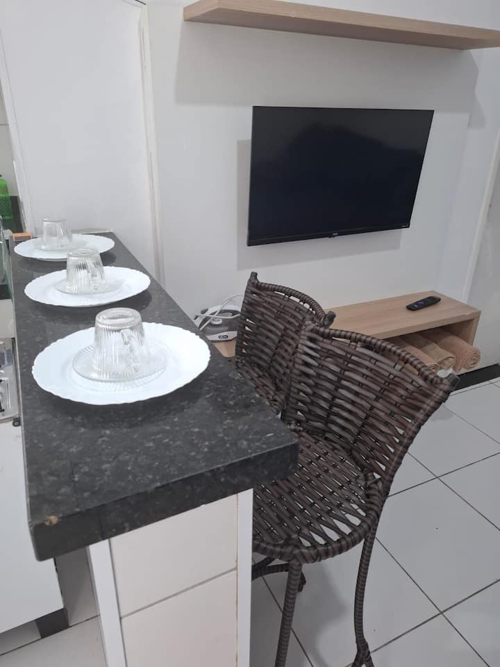 Kitenet Até 3 Pessoas 500 Mt Praia Calhau Ar Cond. - São Luís