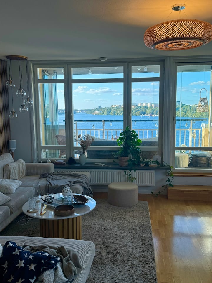 Central Waterfront Luxury Penthouse - Stockholm