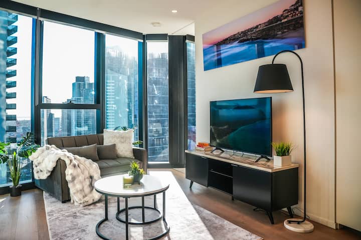 2b1b Central Southbank Seaview W/pool, Sauna & Gym - La Trobe University City Campus