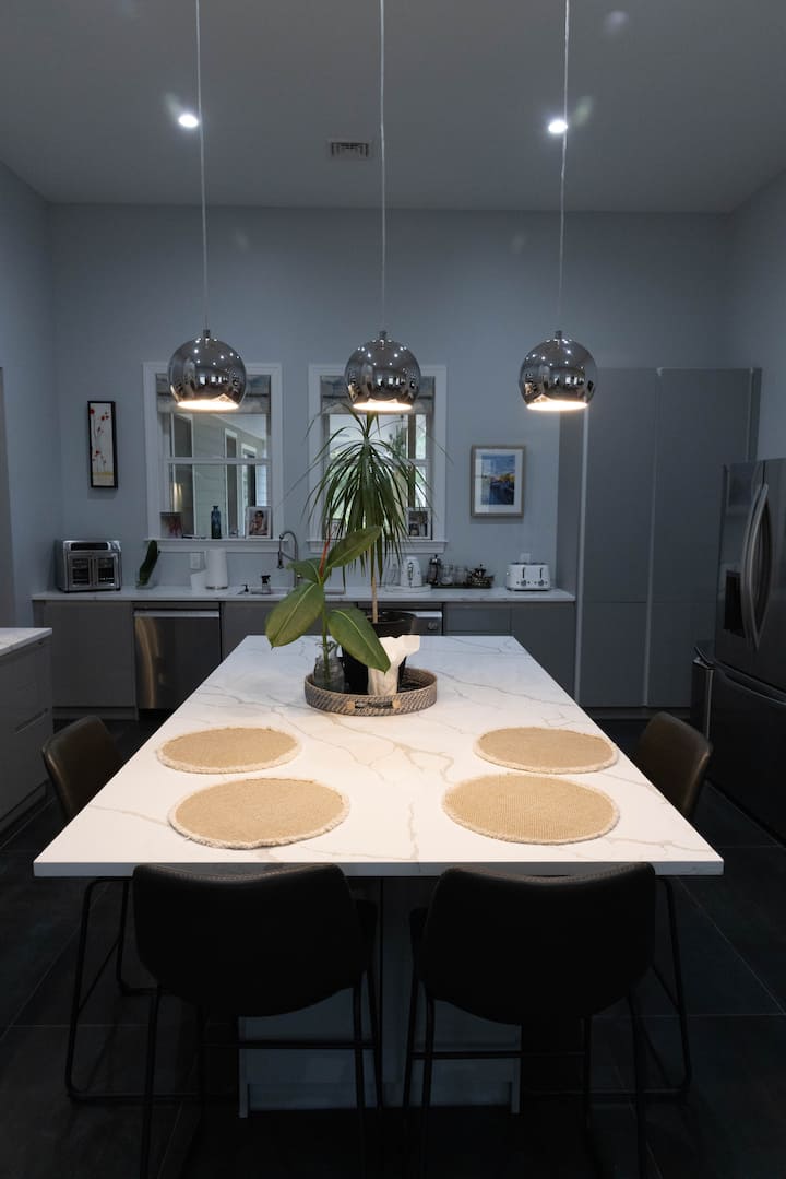 An Locha B&b. Scottish Style And Hospitality - Newtown, PA