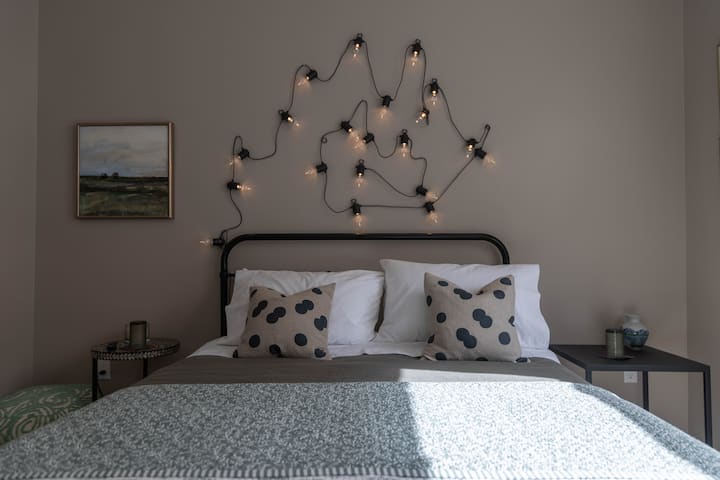 An Locha B&b. Scottish Style And Hospitality - Newtown, PA