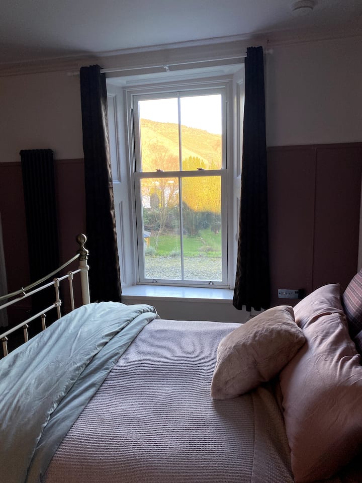 Peaceful Getaway In Quiet Sandbank With Loch Views - Dunoon