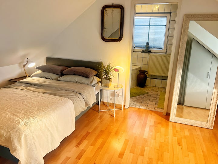 Eine Komfortable Suite Mit Eigenem Bad - Frankfurt