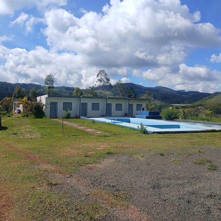 Vista Para Montanhas + Lago — Paz Total - Serra Negra