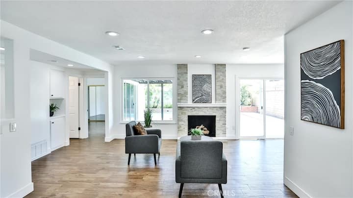 Bright, Modern Private Room With Pool View - Mission Viejo, CA