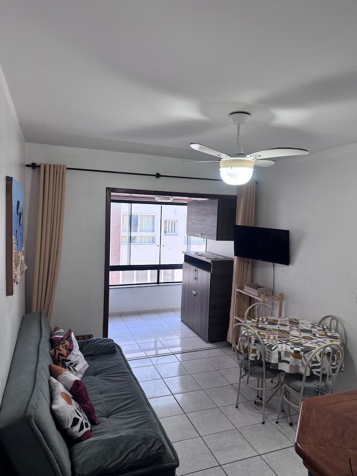 Apartamento No Centro, Com Vaga E A 5 Min Da Praia - Capão da Canoa