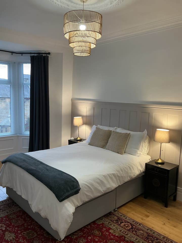 Centrally Located Spacious And Modern Home - Sunderland