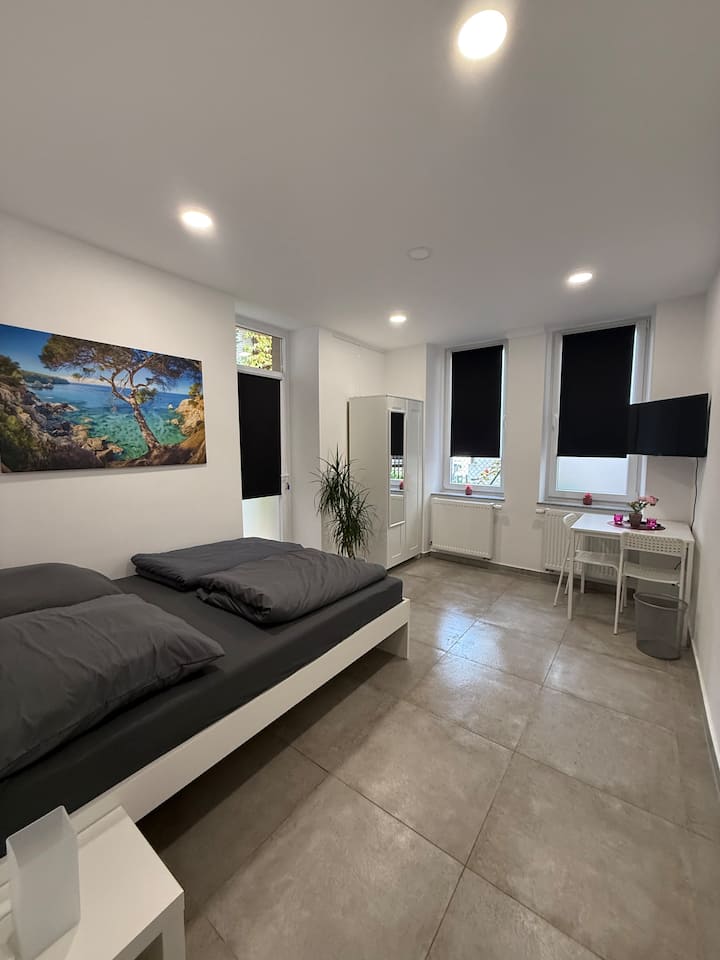 Schönes Zimmer-2 In Stuttgart-mitte - Stuttgart