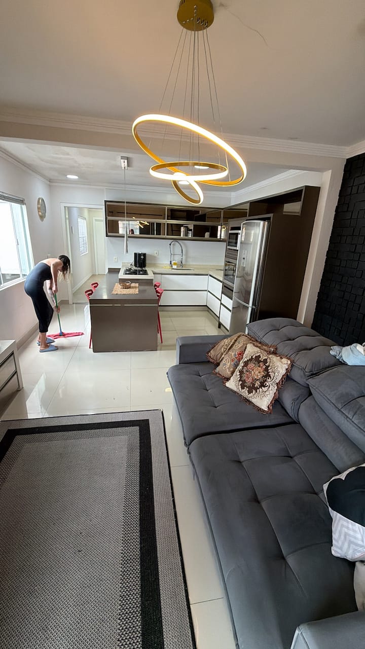 Casa Na Praia De Balneário Camboriú 3 Km Da Praia - Balneário Camboriú