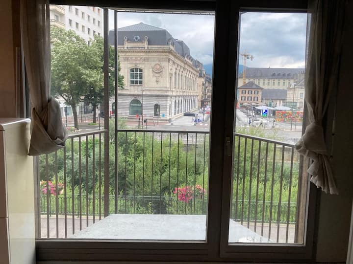 Charmant T2 Vue Sur Palais De Justice Chambéry - Chambéry