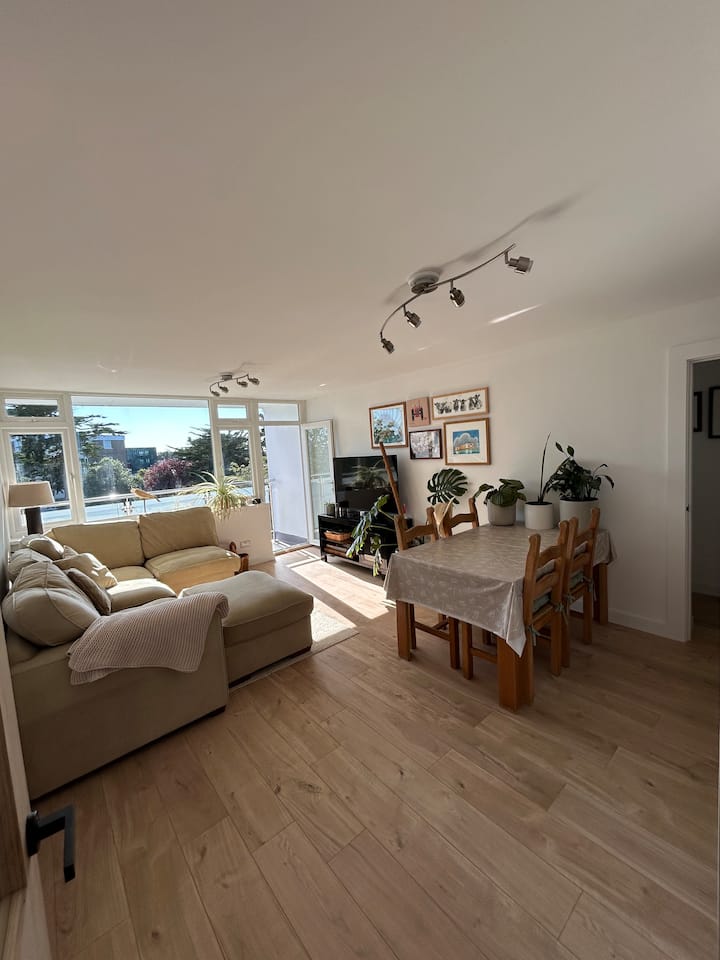 Excellent Location, Close To Beaches & Airport - Jersey