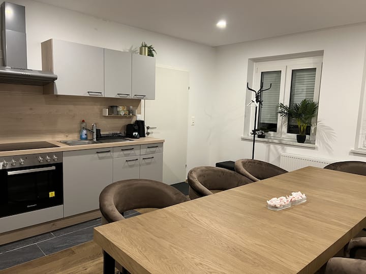 Designer Apartment I 10 People I City Center - Wiener Neustadt