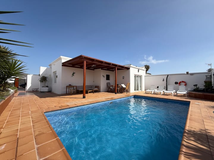 Casa Nerea - Private Villa With Heated Pool - Playa Blanca