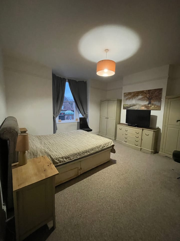 Stadium View. Free Parking | Easy City Access - Hull